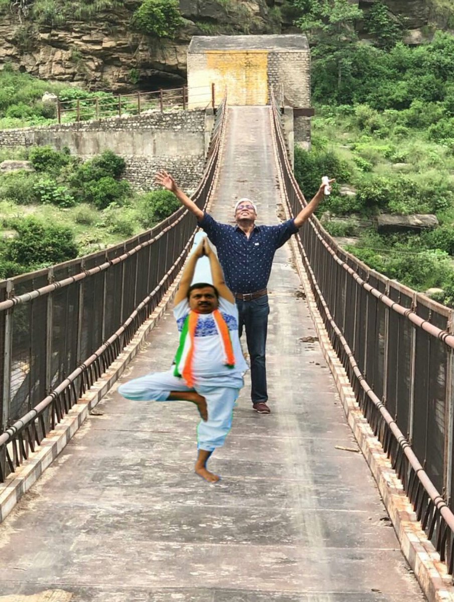 Ashutosh posts pics from the mountains after quitting AAP, twitterati ...