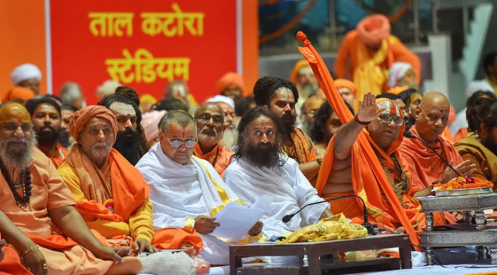 Hindu Saints appeal voters to bring back Narendra Modi government to ...