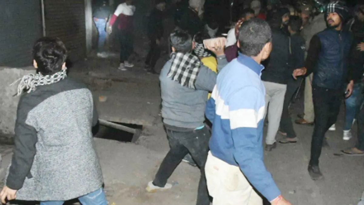 Petty brawl turns communal leading to stonepelting in Aligarh, Uttar ...