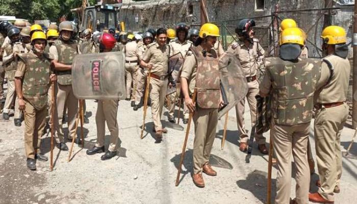 Heavy police force in Haldwani for illegal encroachment removal drive