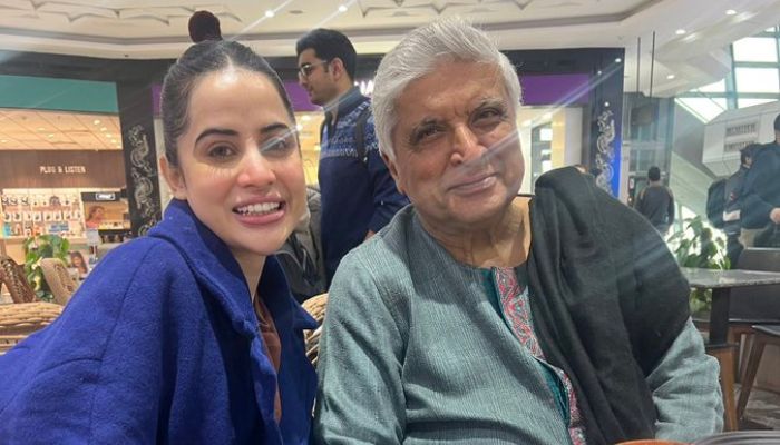 Social media sensation Uorfi Javed meets Javed Akhtar, shares ...