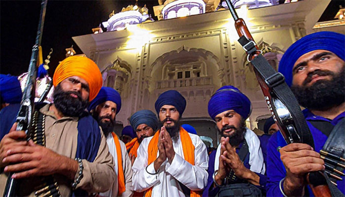 Amritpal Singh's driver, uncle surrender even as police continues the ...