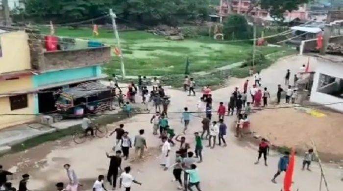 Bihar stone pelting: Mob attacked Nagpanchami procession in Bagaha when ...