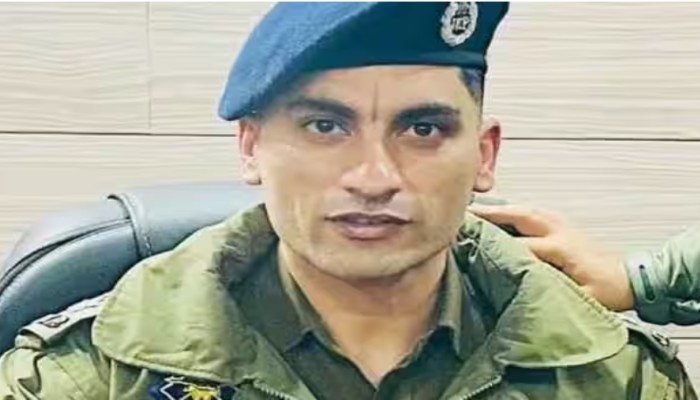 Jailed J&K DSP Aadil Mushtaq suspended for aiding terrorists ...