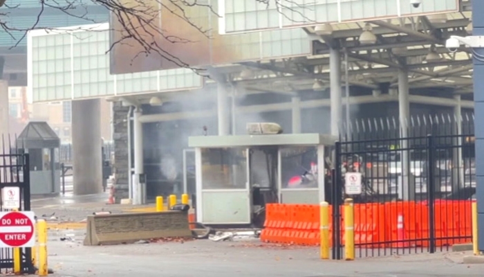 Two dead in car explosion at US-Canada border crossing near Niagara Falls