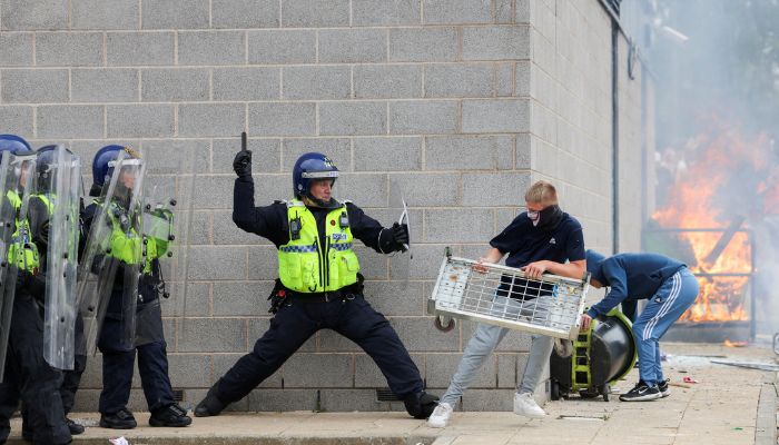 UK Police clamps down on freedom of speech, starts arresting people for ...