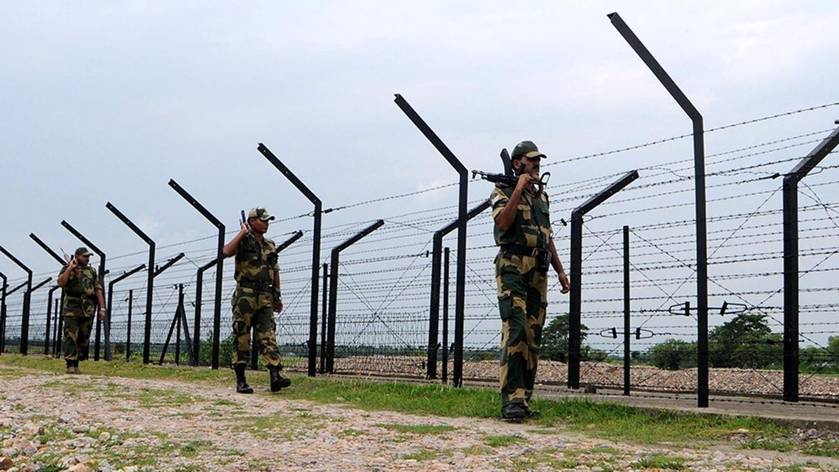 Bangladeshi smuggler killed, BSF jawan injured during clash in Tripura ...