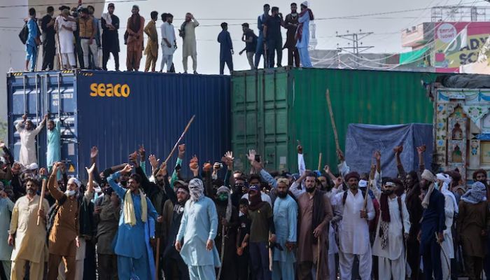 Violent protests erupt in Lahore as TLP launches ‘Gaza March’ to Islamabad